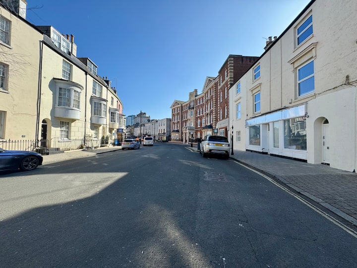 Two Bed Apartment In Oxford St - Southampton