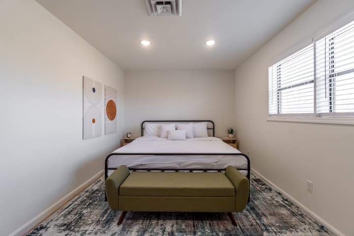 Cozy 1 Bed King Bed Apartment - Fort Smith, AR