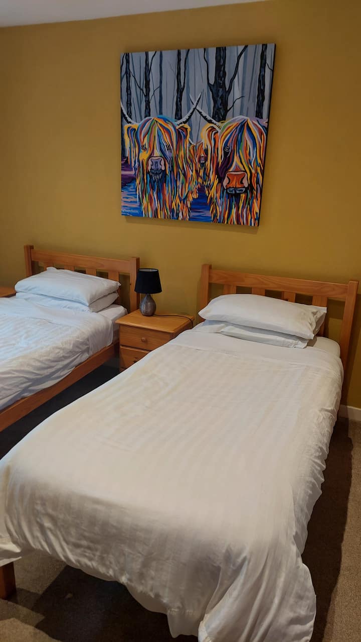Room 2 Bayside House Rooms. - Broadford, UK