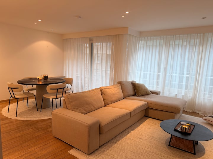 Lichtrijk & Ruim Appartement Vlakbij Het Strand - Brujas