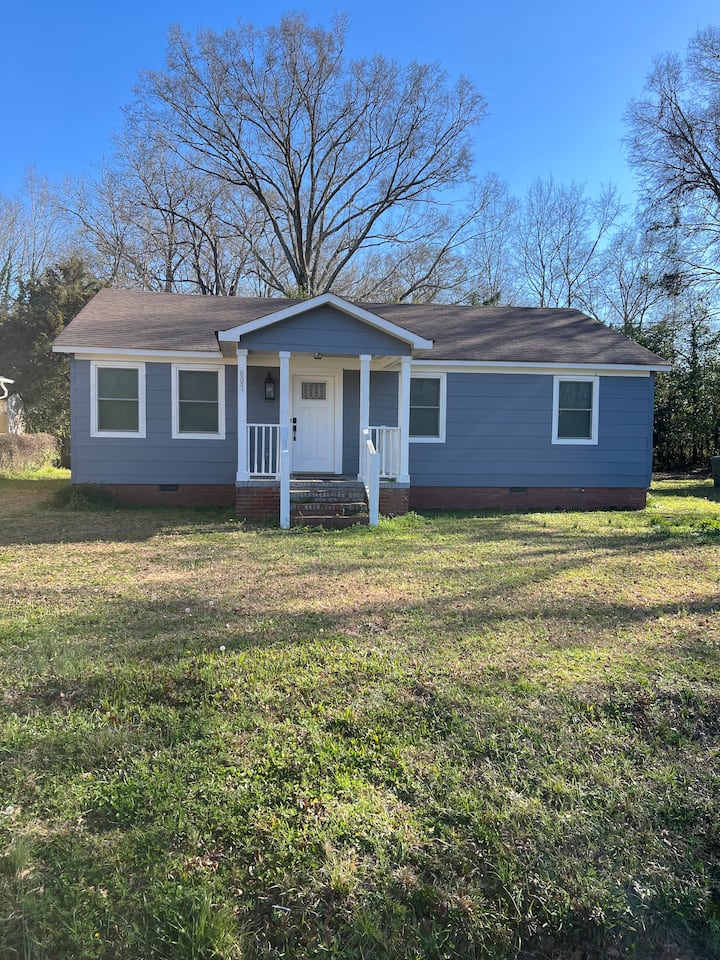 Cozy Bungalow - Camden, SC