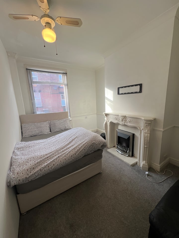 Room Near Leeds City Centre - Leeds