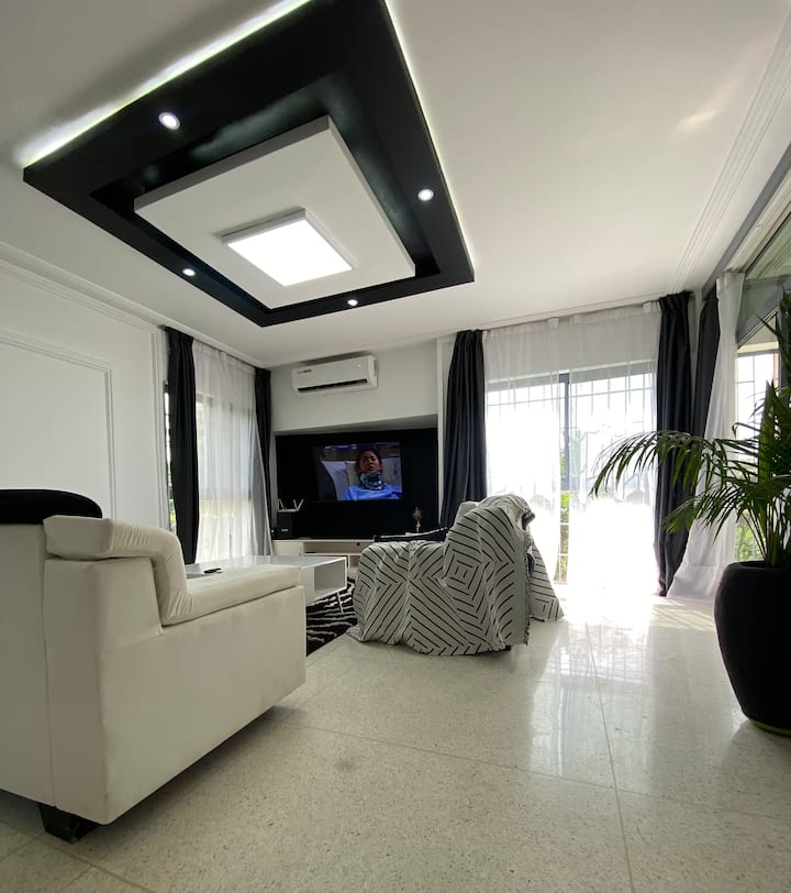 3 Chambres - 2 Salons - Abidjan