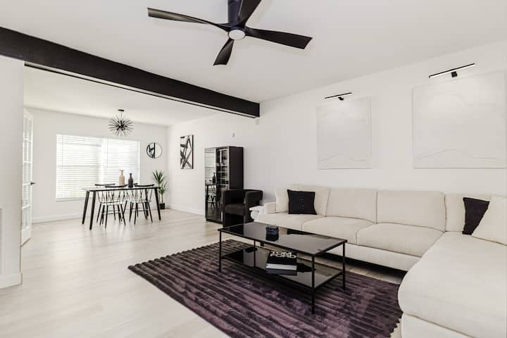 The Gallery - Modern Home - Tampa Bay, FL