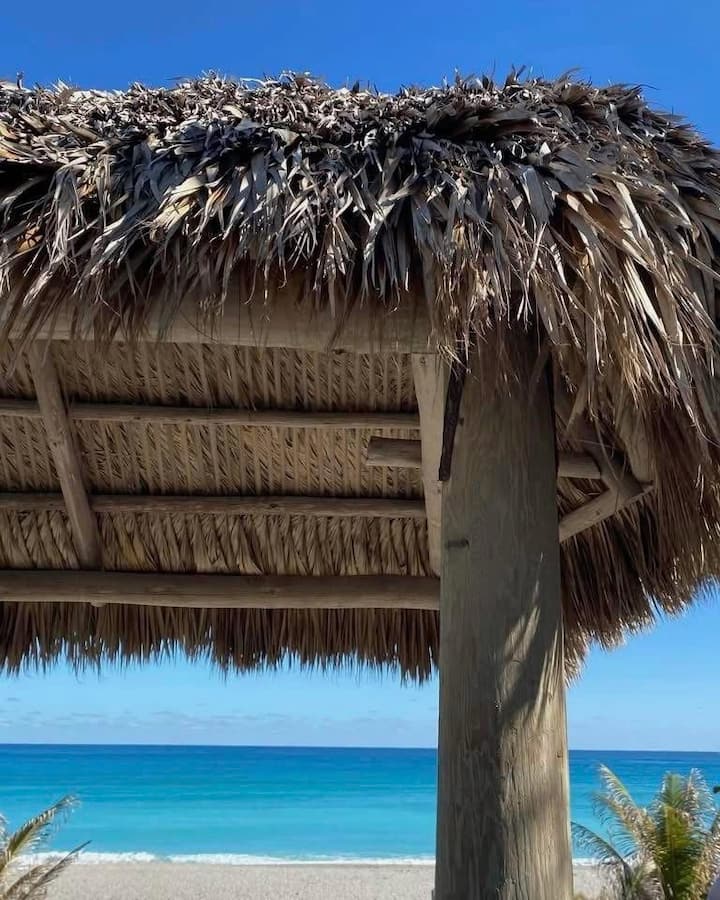 Chic Beach Escape –Walk To Sand! - Jupiter Beach, Jupiter