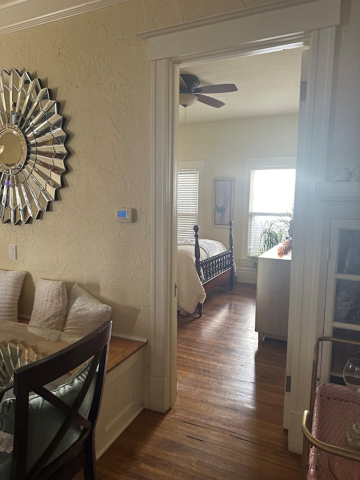 The Cozy Nook/continental Breakfast Included - Joplin, MO