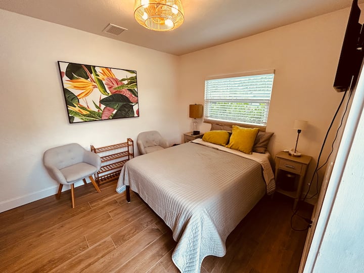 Pinecraft Getaway - 