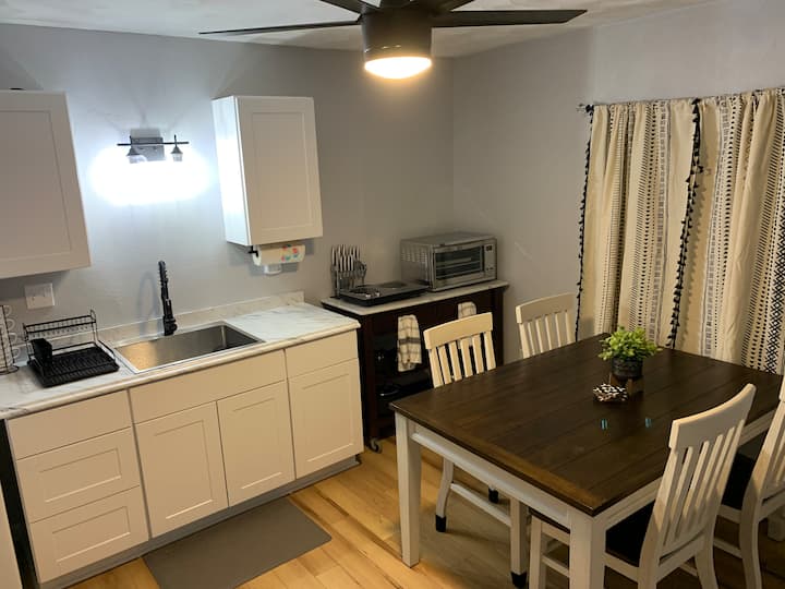 Cool Space Near Town Center - Chesapeake, VA