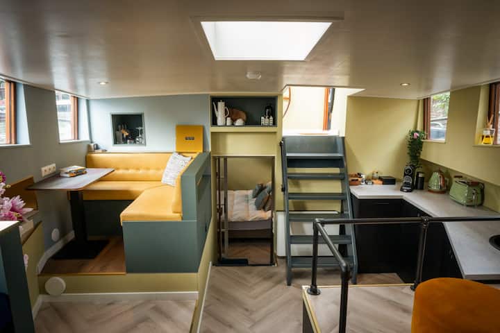 Luxurious Wellness Houseboat - Captains Cabin - Amsterdam