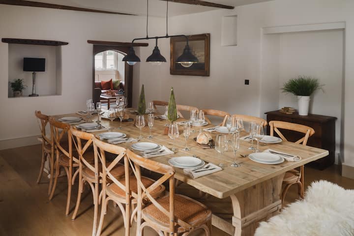 Luxury Tudor House In Beer I Sleeps 10 I Coastal - Beer