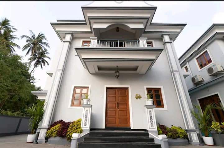 4bhk Beach Side Villa W/pool(v3) @Ritzpalazzogoa - Colva