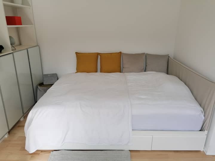 Kleines Zimmer Im Reihenhaus - Essen