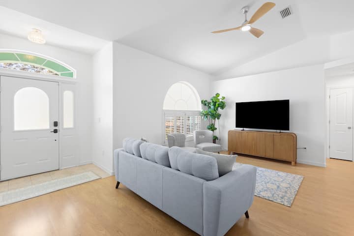 Home In Ocala *Hot Tub* Minutes To Silver Springs - Silver Springs State Park, Silver Springs