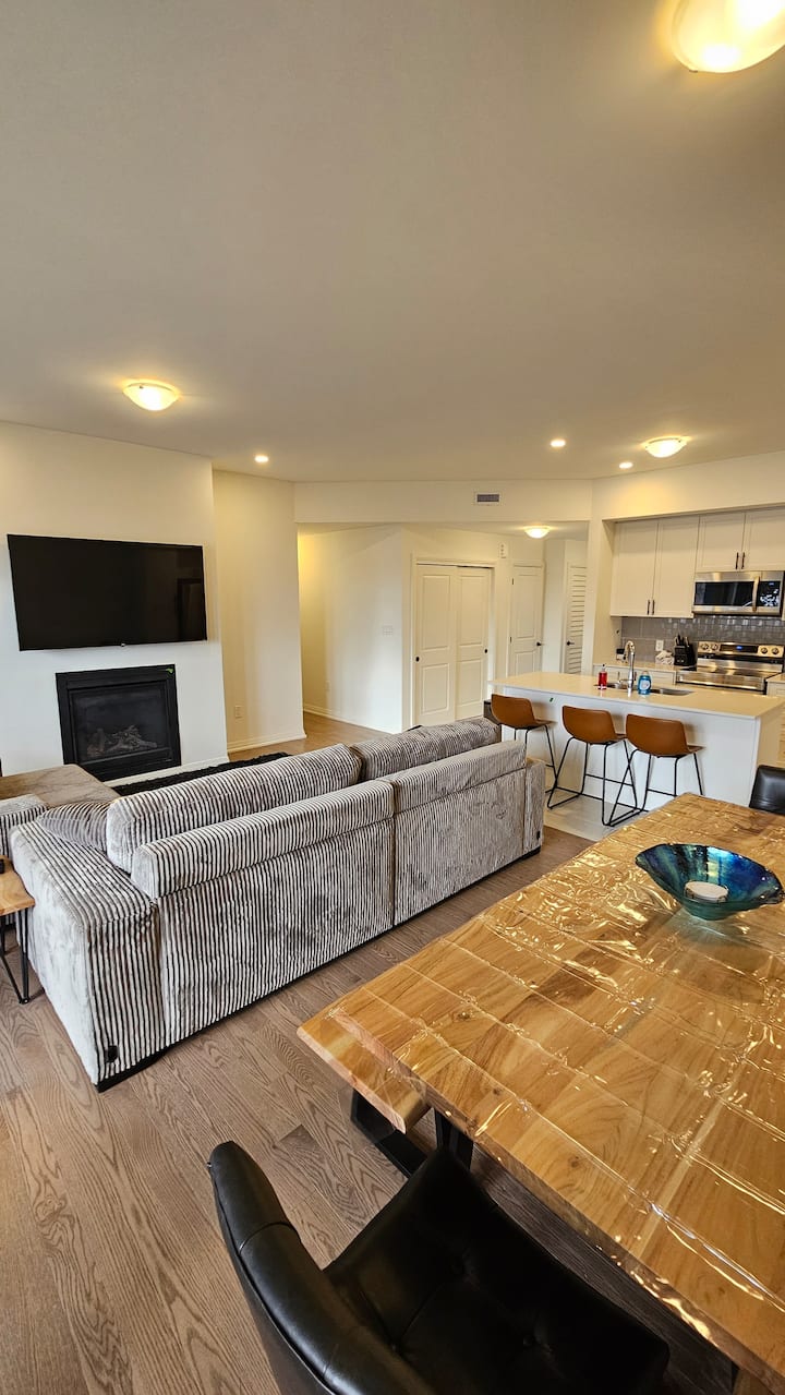 Muskoka Oasis | Lakefront Luxury - Huntsville
