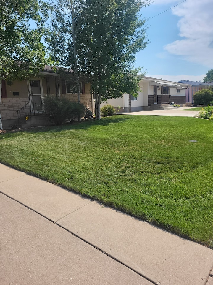 The Beautiful Sunset Home - City Park, Pueblo