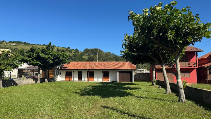 Casa Com Pátio Próxima à Praia - ラグナ