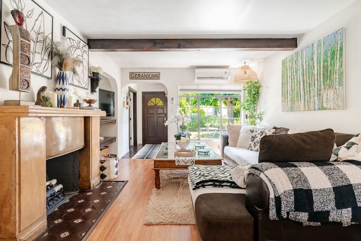 Zen Boho Bungalow With A Private Pool /Hot Tub - Los Angeles, CA