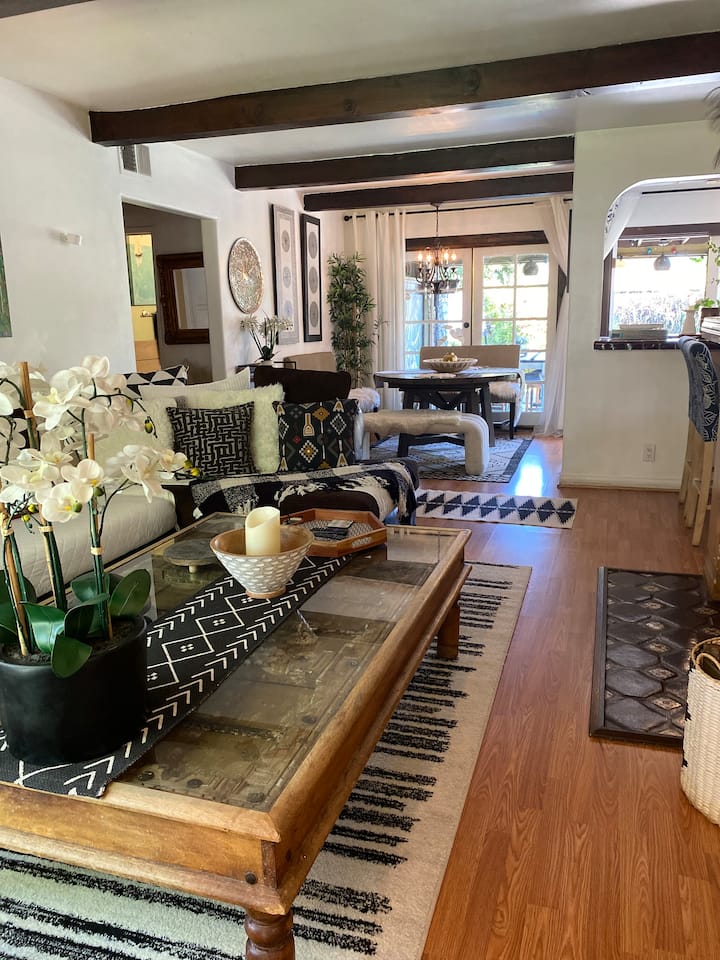 Bohemian Style Bungalow With A Private Pool - Tarzana - Los Angeles