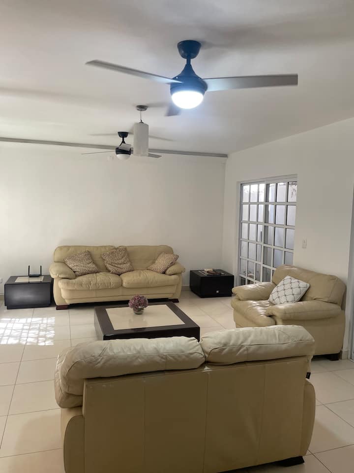 Hermosa Casa Con Terraza - タンピコ