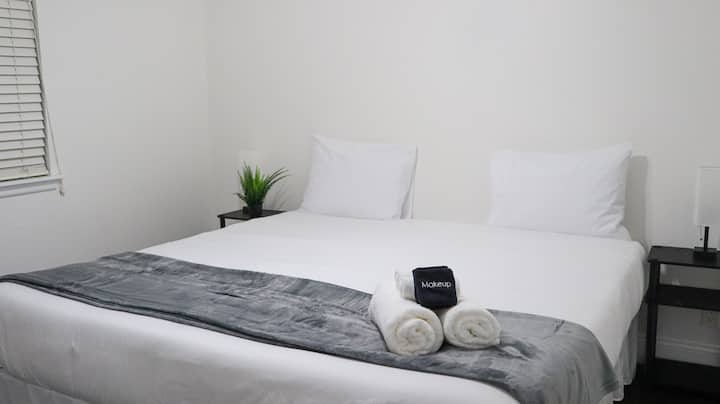 Tx1. (Room A) King Bedroom W/ Big Screen Tv - San Antonio