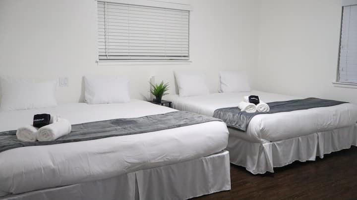 Tx1. (Room D) Large Double King Master W/ Tv - San Antonio