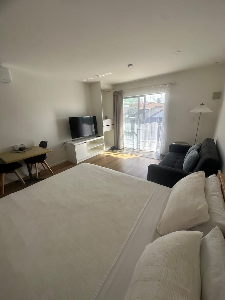 Sunny Comfy Ellerslie Apartment - 오클랜드
