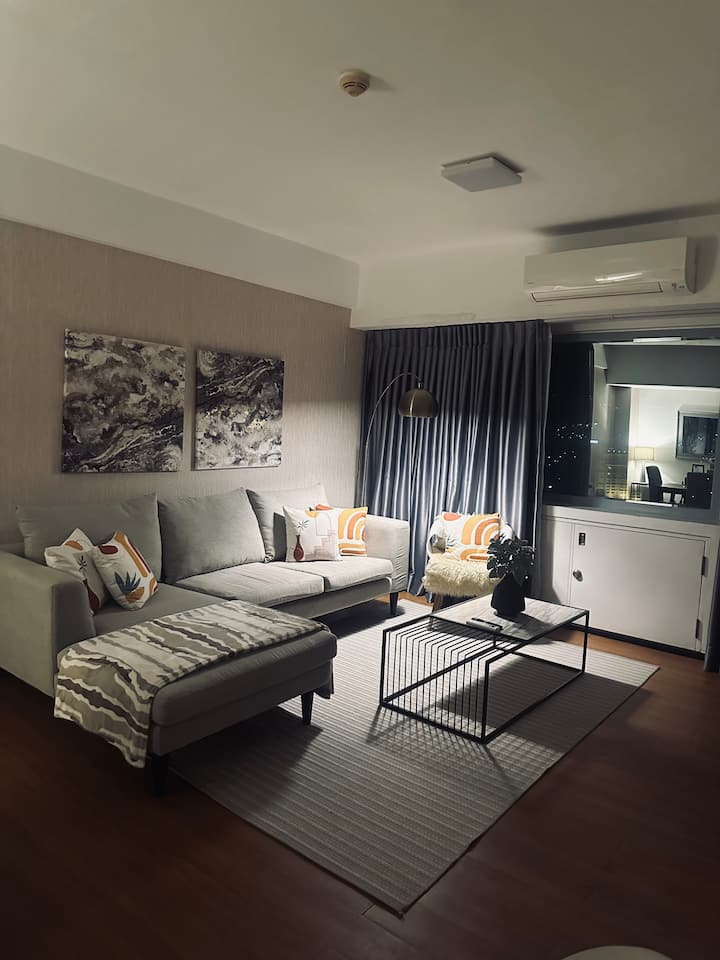 Deluxe One-bedroom Condotel With City View - Cebu City