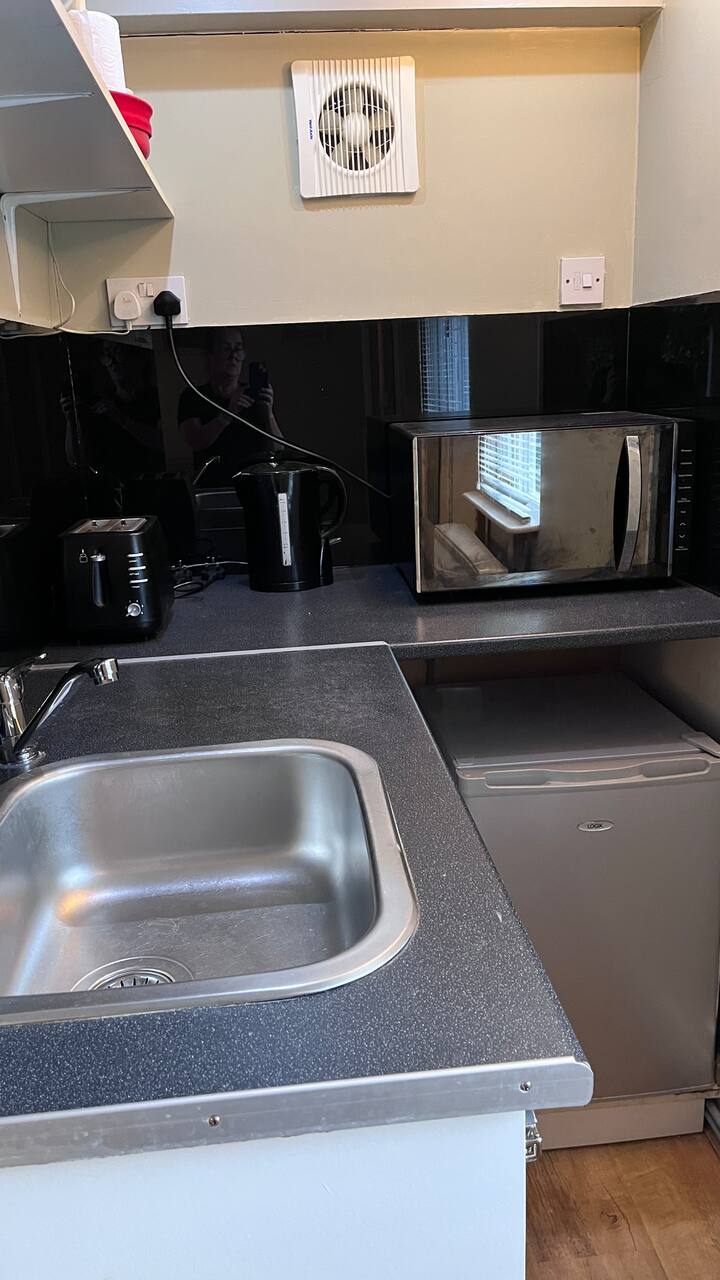 Self-contained Studio - Twickenham