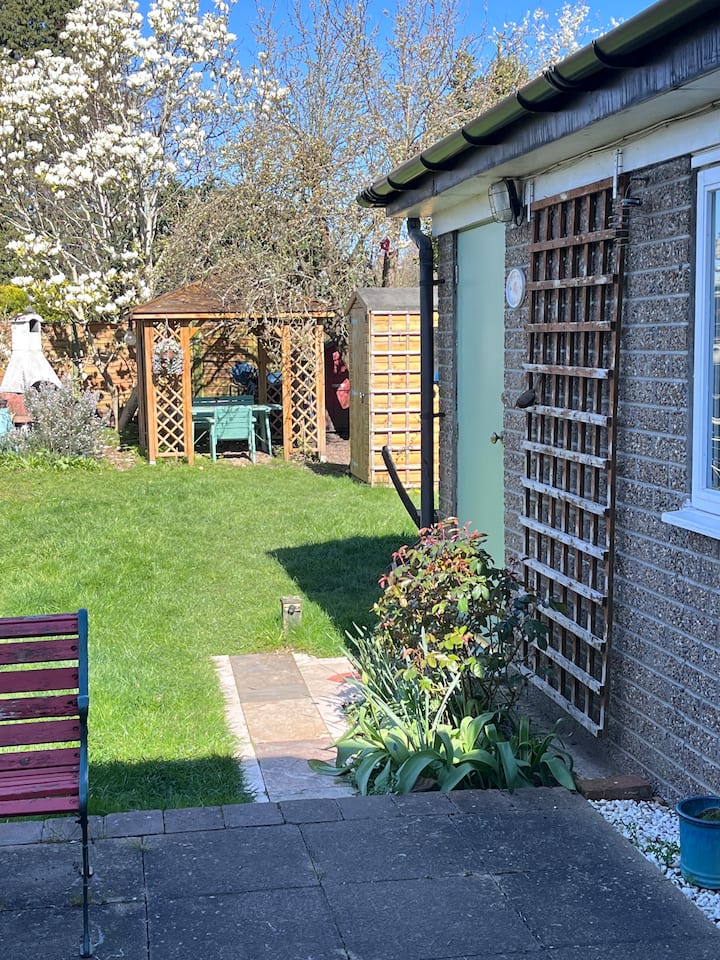 Self-contained Studio - Twickenham