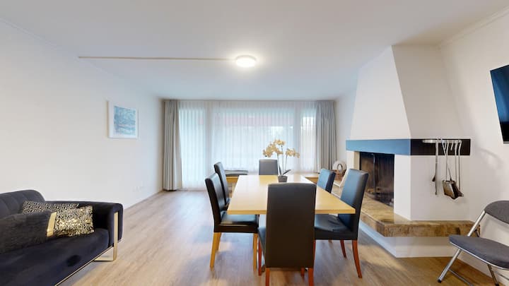 Grosse Wohnung Mit Balkon Und Aussicht - Davos