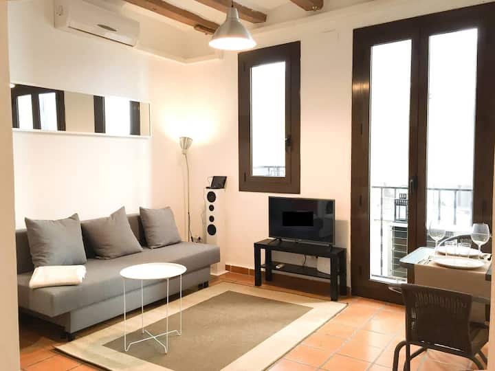 Cozy 1br Old Town - Steps From Culture & Beach - Barcelona