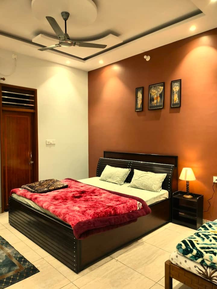 Manu Floral Family Home L 2bhk+drawing - Haridwar