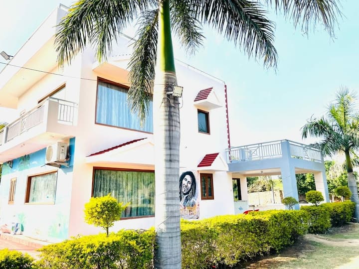 6bhk Pool Farm, Hills Views - Manesar