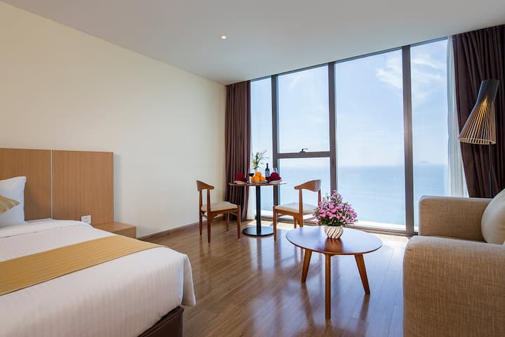 Sunrise Direct Sea View Apt/1 Bed+sofa Or 2 Beds - Vietnam