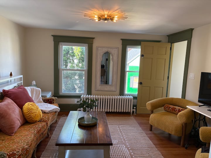 5*beautiful Downtown Apt 2 Bed/1 Bath - New Bedford, MA