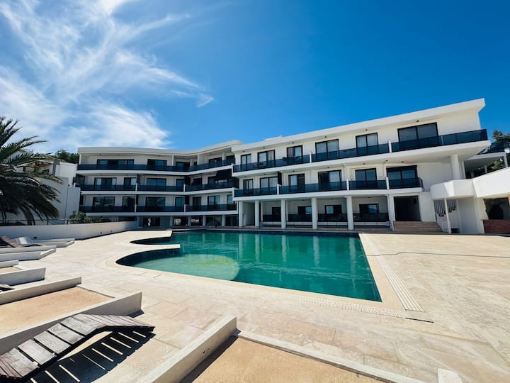 Bitez Gümbet Arası Sitede Kiralık 1+1 Bahçe Katı - Bodrum