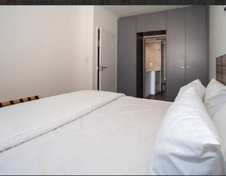 Modern Comfortable Apartment - Cape Town