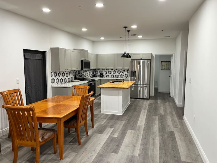 Cozy Room In A Home - West Palm Beach, FL