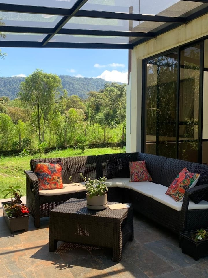 Casa En Mindo Junto Al Rio - Équateur