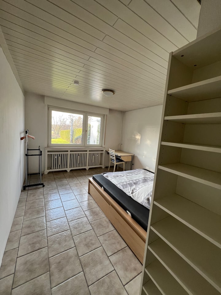 Room Near Düsseldorf Station Z05 - Düsseldorf