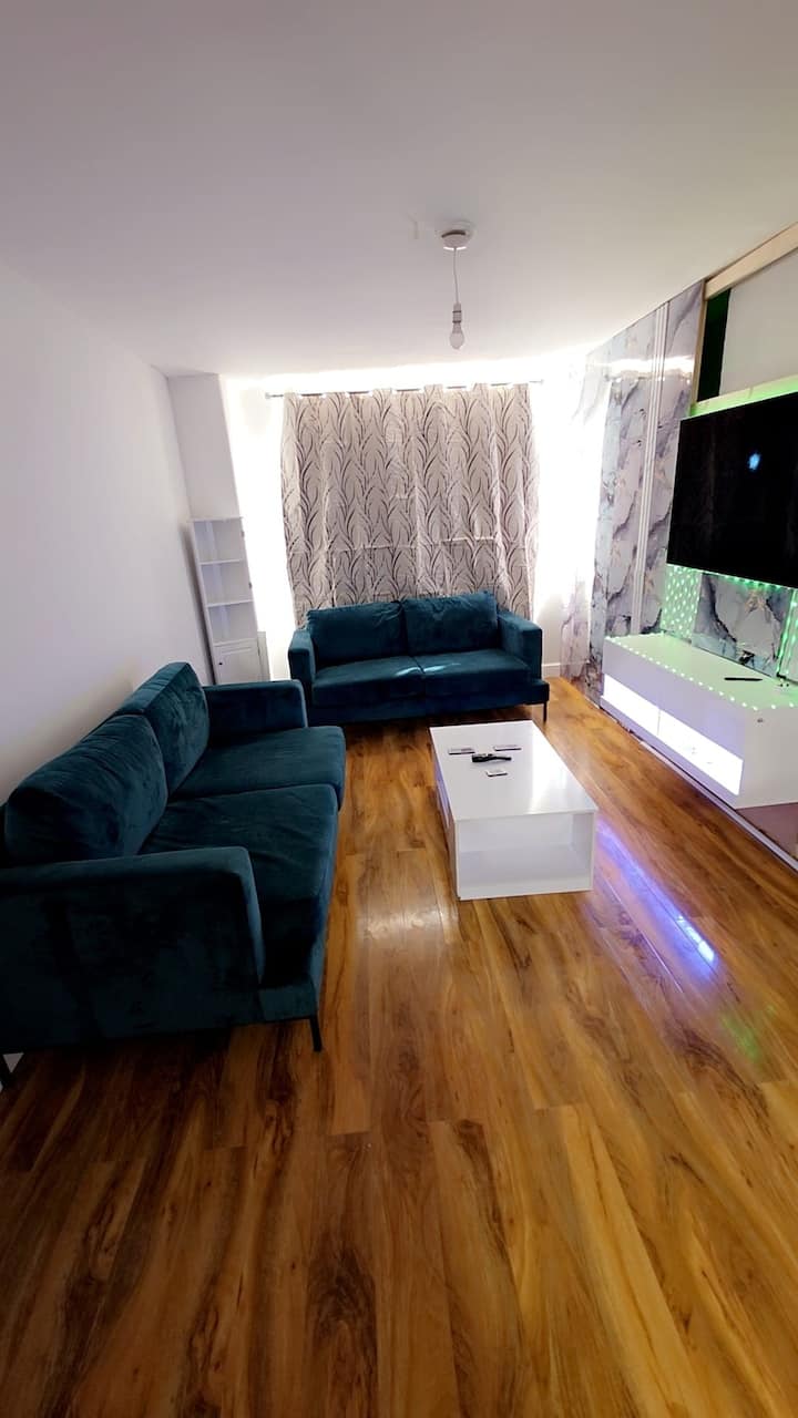 Three Bedroom House With A Park - Romford