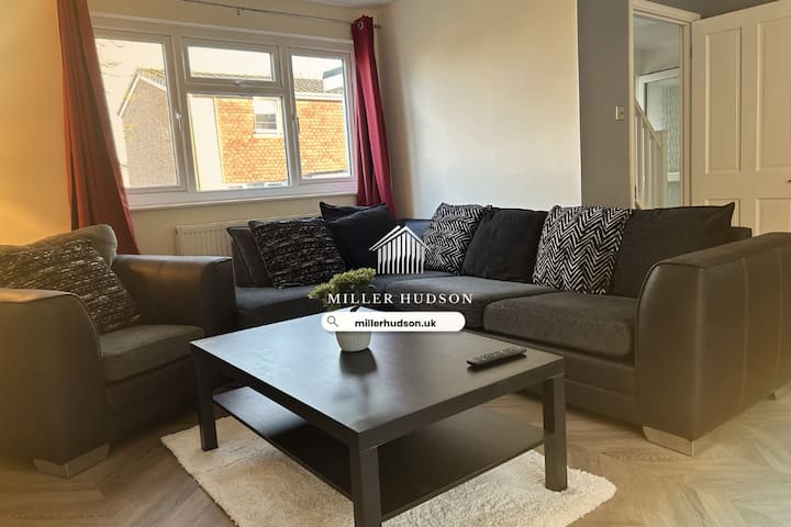 Maison-large-salle De Bain Privée-vue Sur Parc-car - Crawley