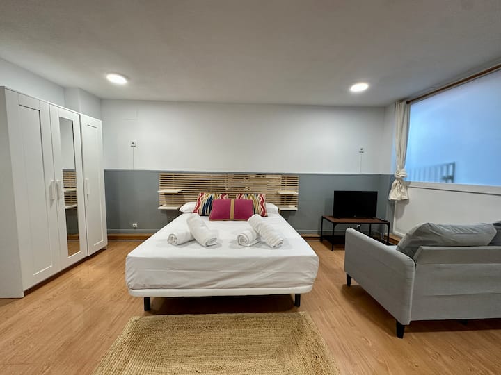 Amplio Estudio Cerca Del Centro - Adolfo Suárez Madrid–Barajas Airport (MAD)