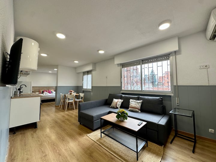 Amplio Y Luminoso Piso 1 Dormitorio - Madrid