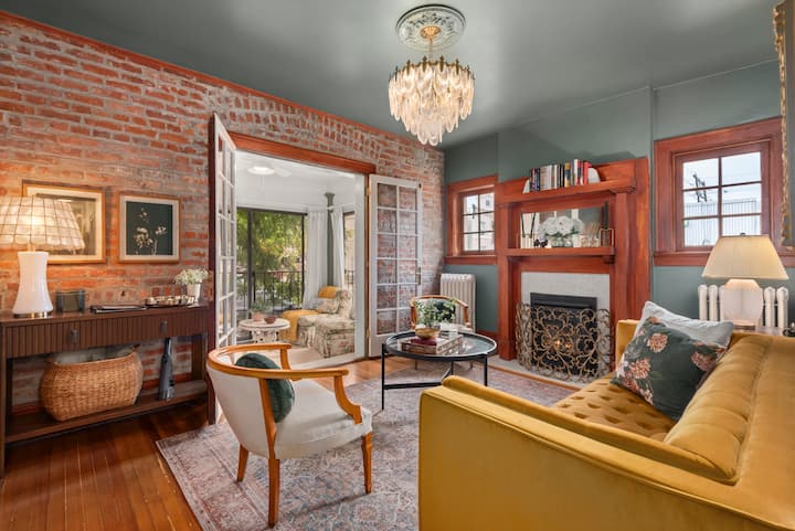 Victorian Condo In Cap Hill - Live Like A Local! - Denver, CO