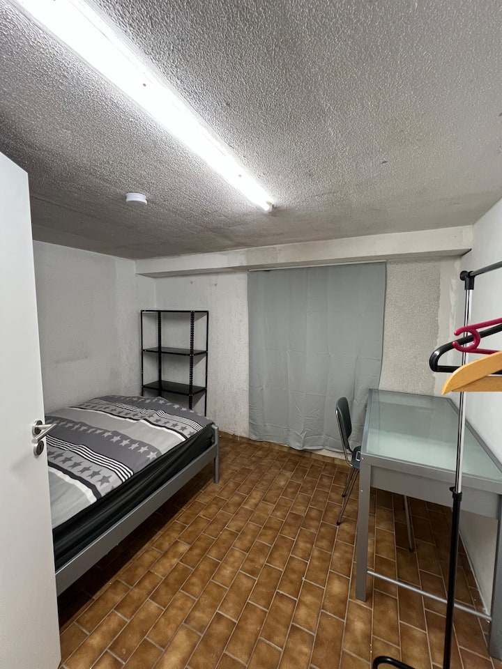 Room Near Düsseldorf Station B - Haan