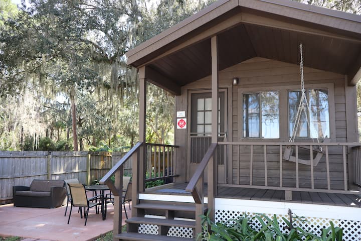 Premium Deluxe Cabin - Titusville, FL