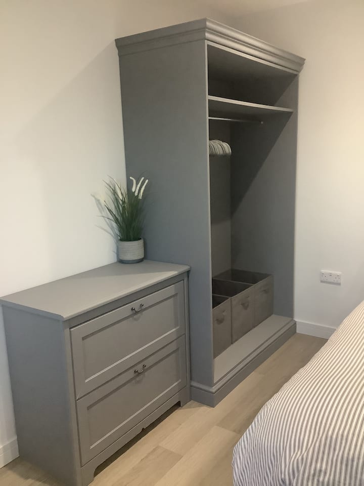 Self Contained En-suite Annexe - Bracknell