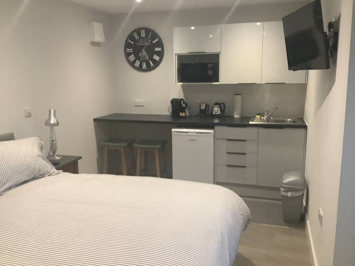 Self Contained En-suite Annexe - Bracknell