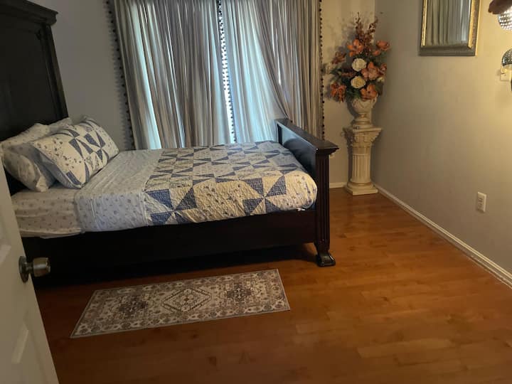 Nice Cool Room - Germantown, MD